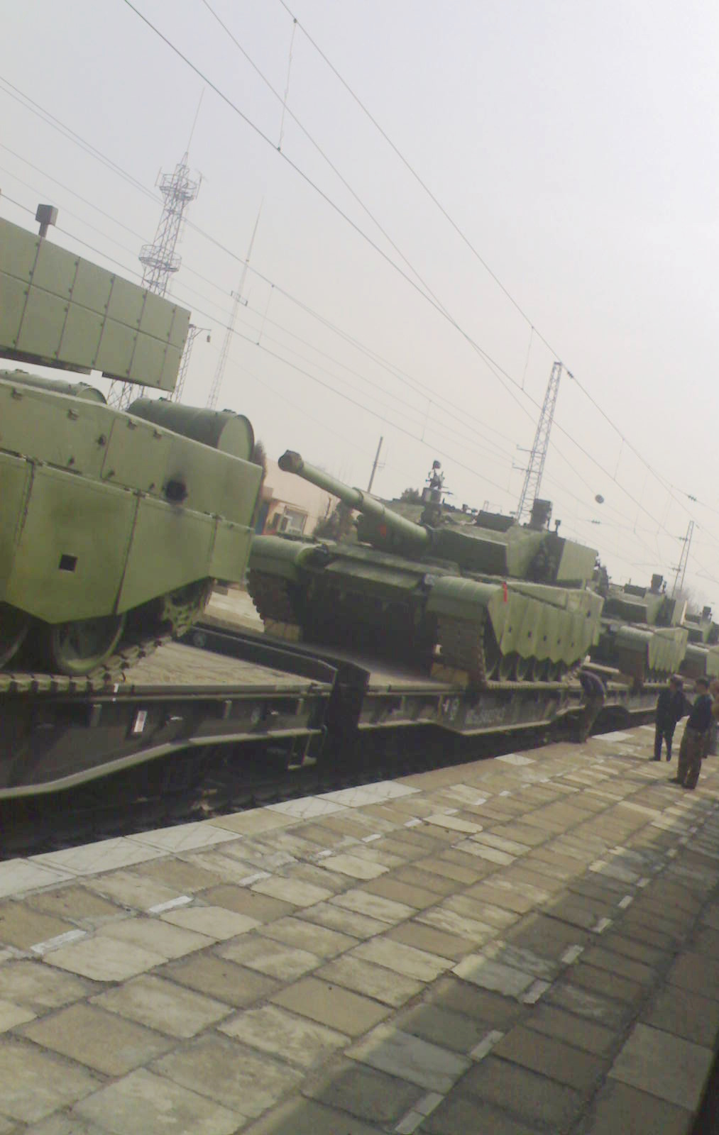 China Defense Blog: First "in-service" photos of the Type99A2.??