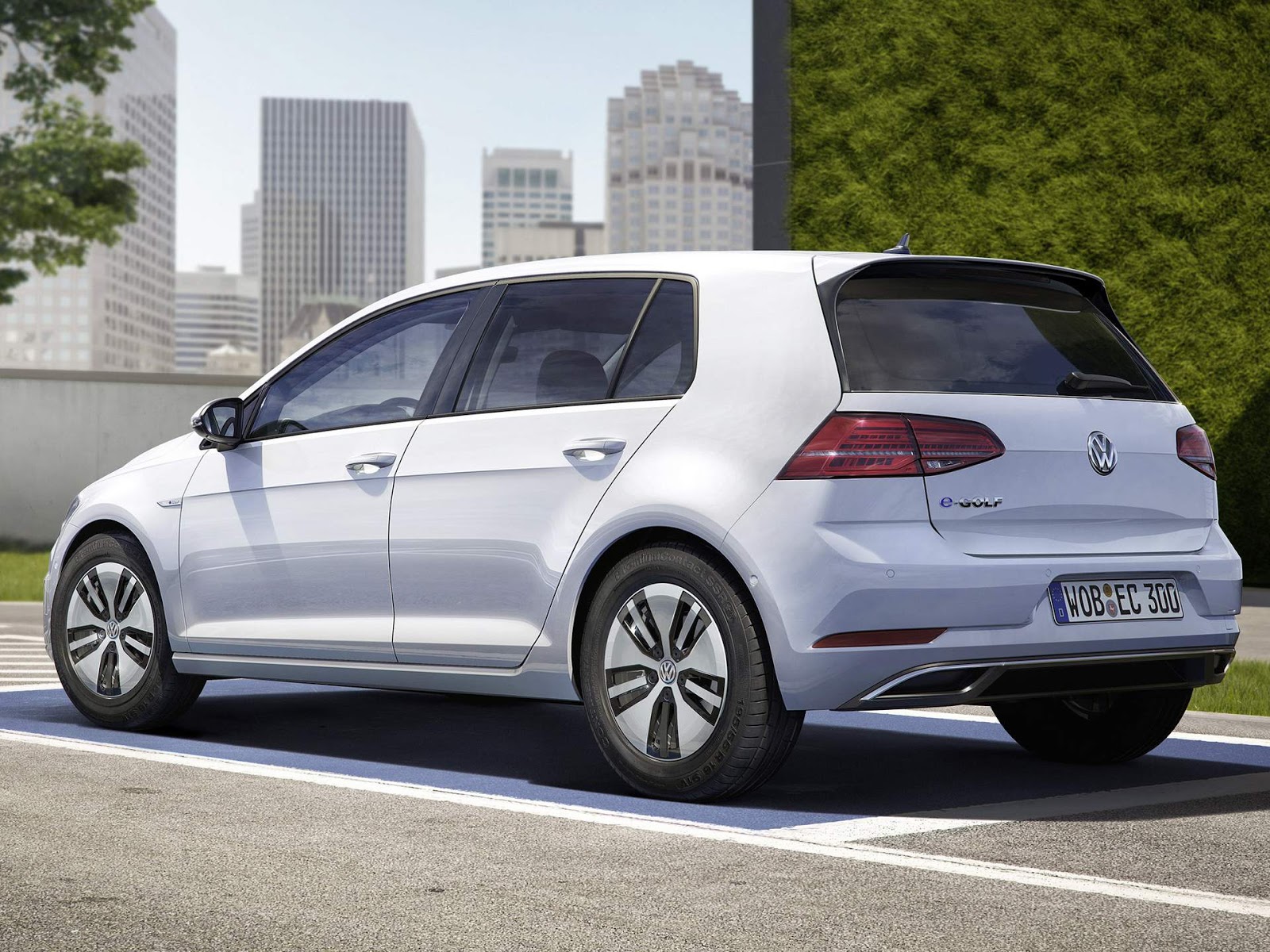 Novo VW e-Golf 2018 já à venda na Europa: preço, detalhes