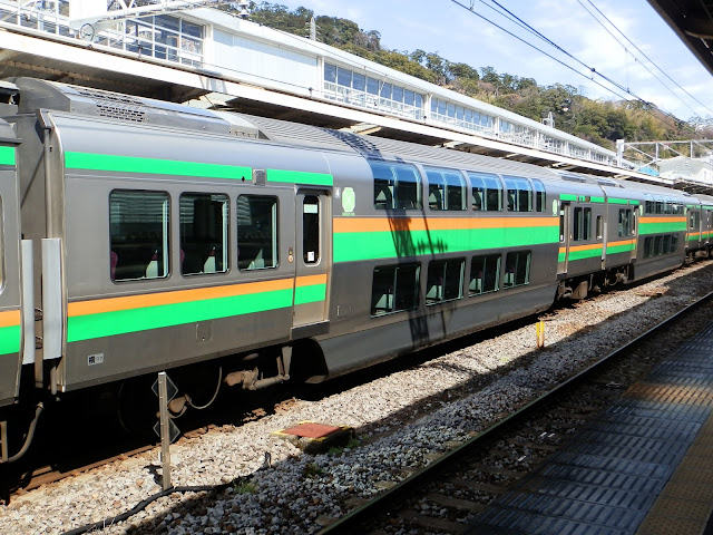 小田急沿線住み鉄道ファン日記: 【0番台初のサロ】東日本旅客鉄道E233系0番台初の2階建てリーン車(サロE233-1・サロE232-1)が総合車両製作所横浜事業所を出場