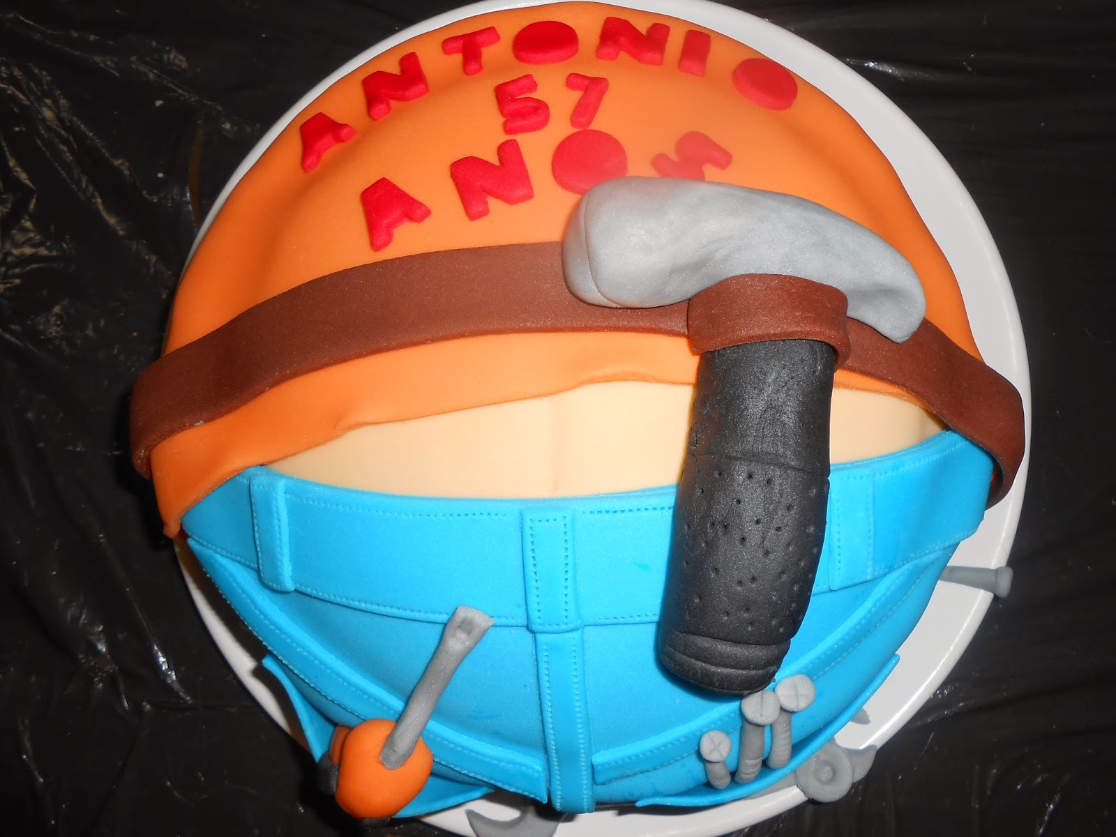 Mari & Cris Arte Bolo Campo Grande RJ: Bolo Ferramentas