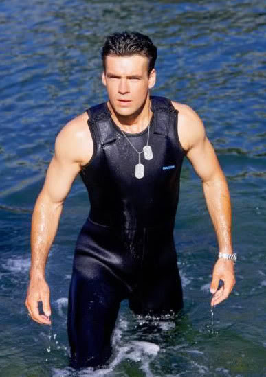 Eyecons: FAB 40+ DAVID JAMES ELLIOT