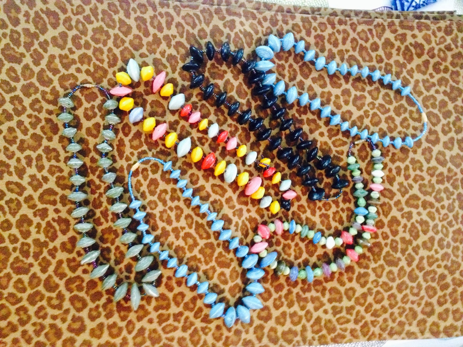 steadfastjoy: Ugandan Beads for your Christmas Gifts