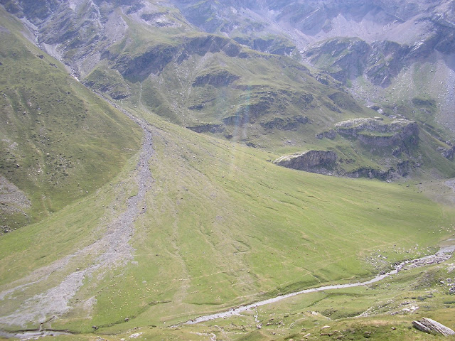 Landforms in the World: Fluvial Landform ( 02.Alluvial Fan )