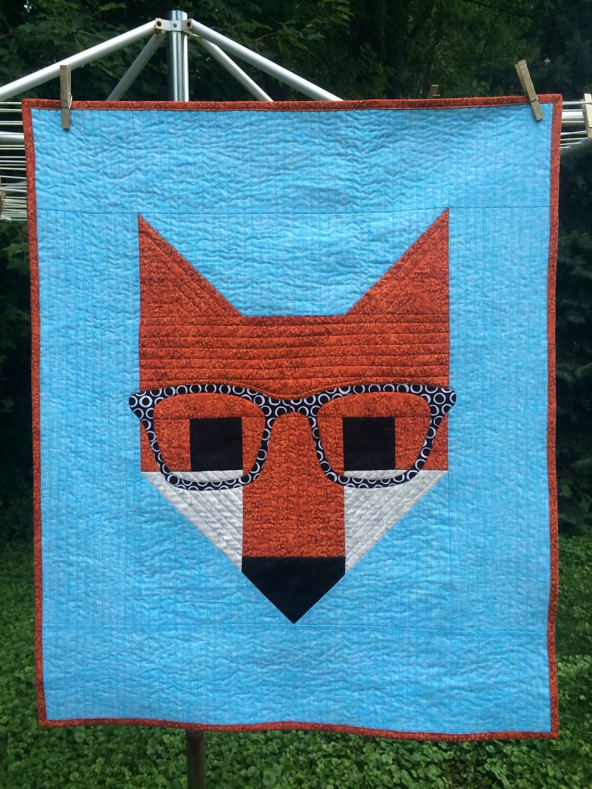Mama Spark's World: Fox Quilt is Finished and Gifted