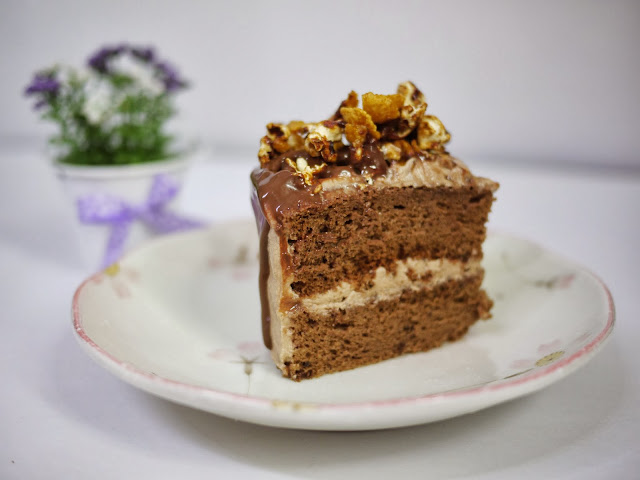 YogiLatte: Chocolate Sponge Cake with Butterscotch Popcorn, Walnuts and ...