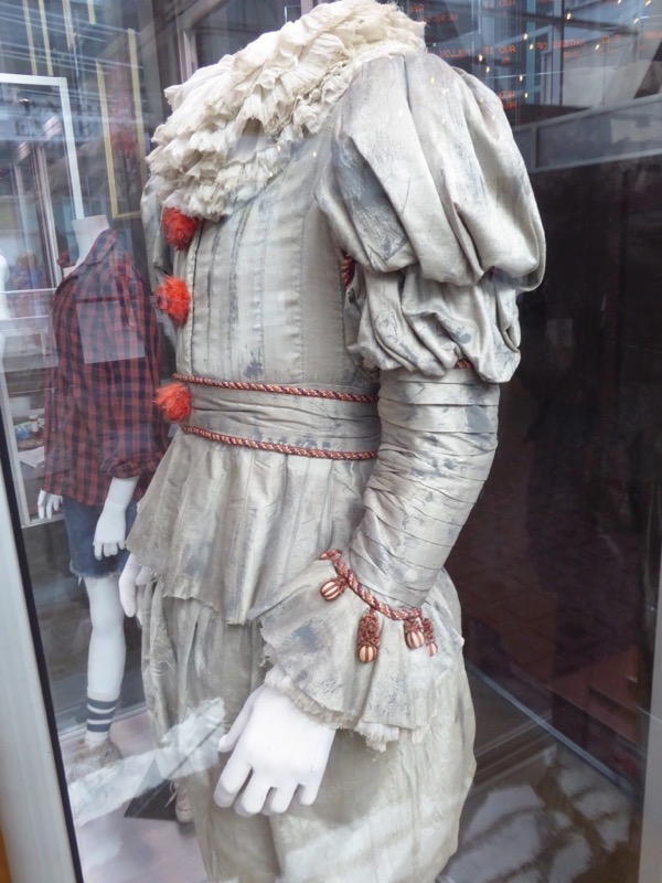 Hollywood Movie Costumes and Props: IT movie costumes and props on ...