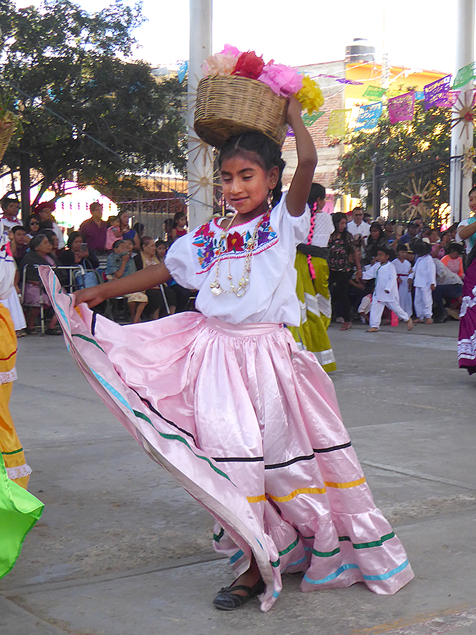 Oaxaca-The Year After: This is so Oaxaca.... These kids are too damn cute