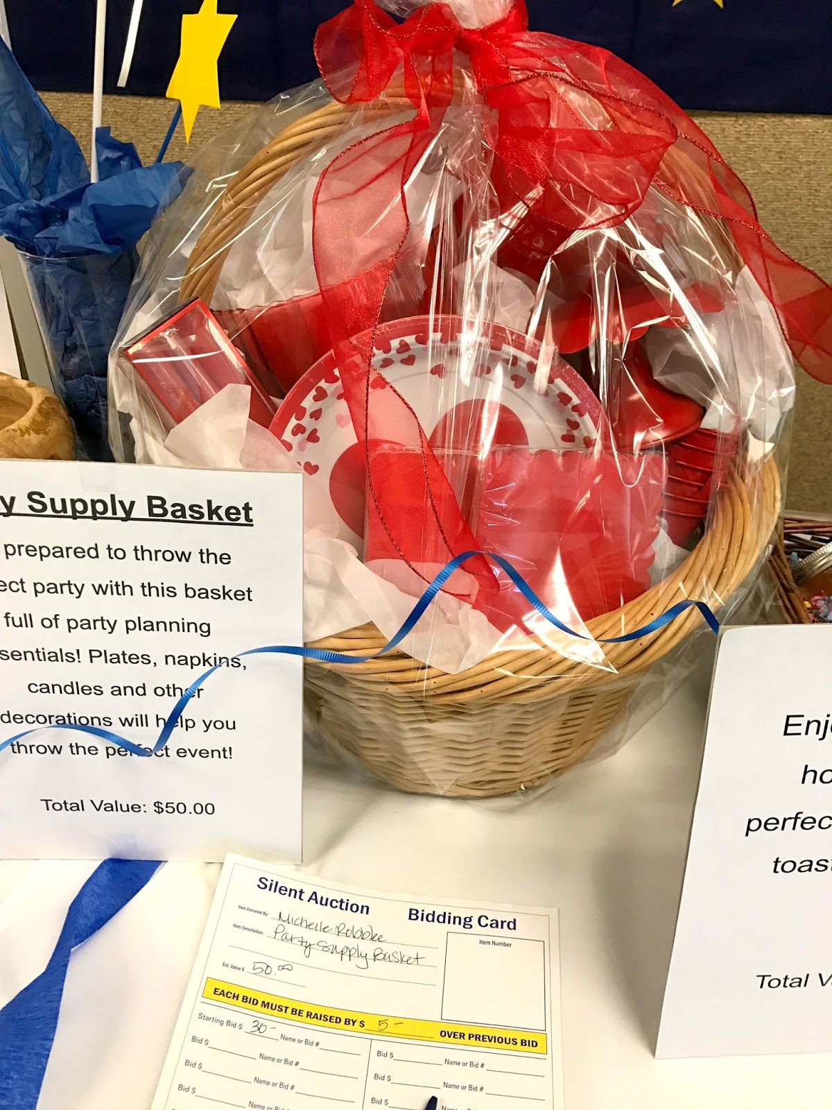 michelle paige blogs: Decorate A Fundraising Auction for Cheap