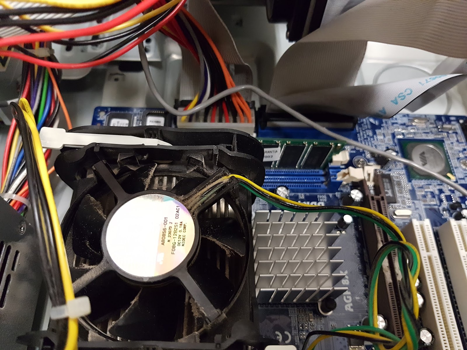 TECNOENSEÑANDO: Práctica de los Elementos del Hardware