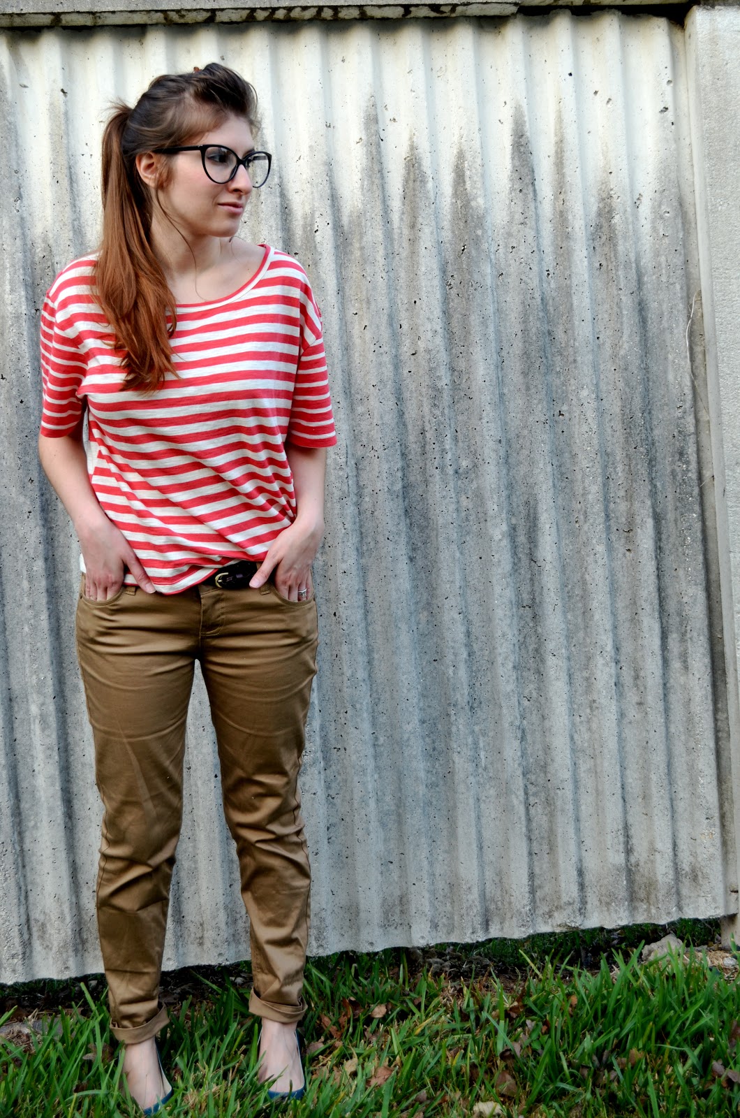 The Blue Curtain: Casual with frames