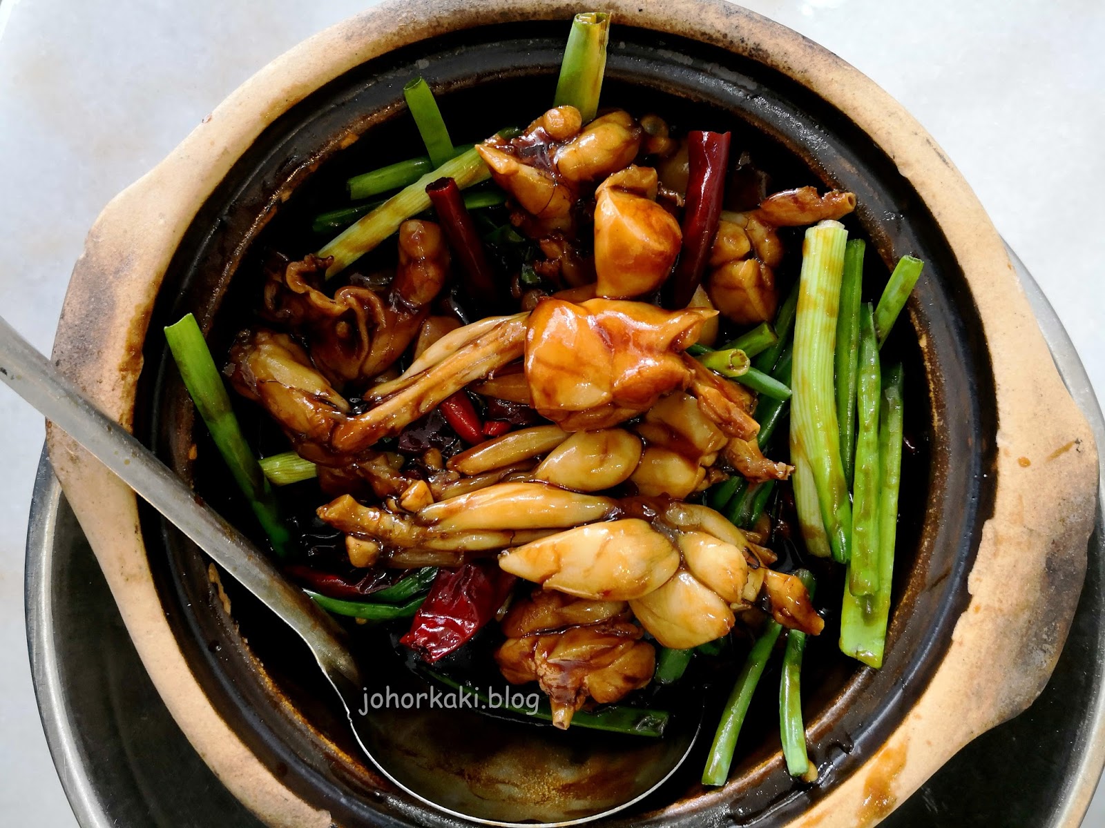 Ding Seng Fresh Frog Porridge in Bukit Indah 鼎盛砂煲田鸡王 |Tony Johor Kaki ...