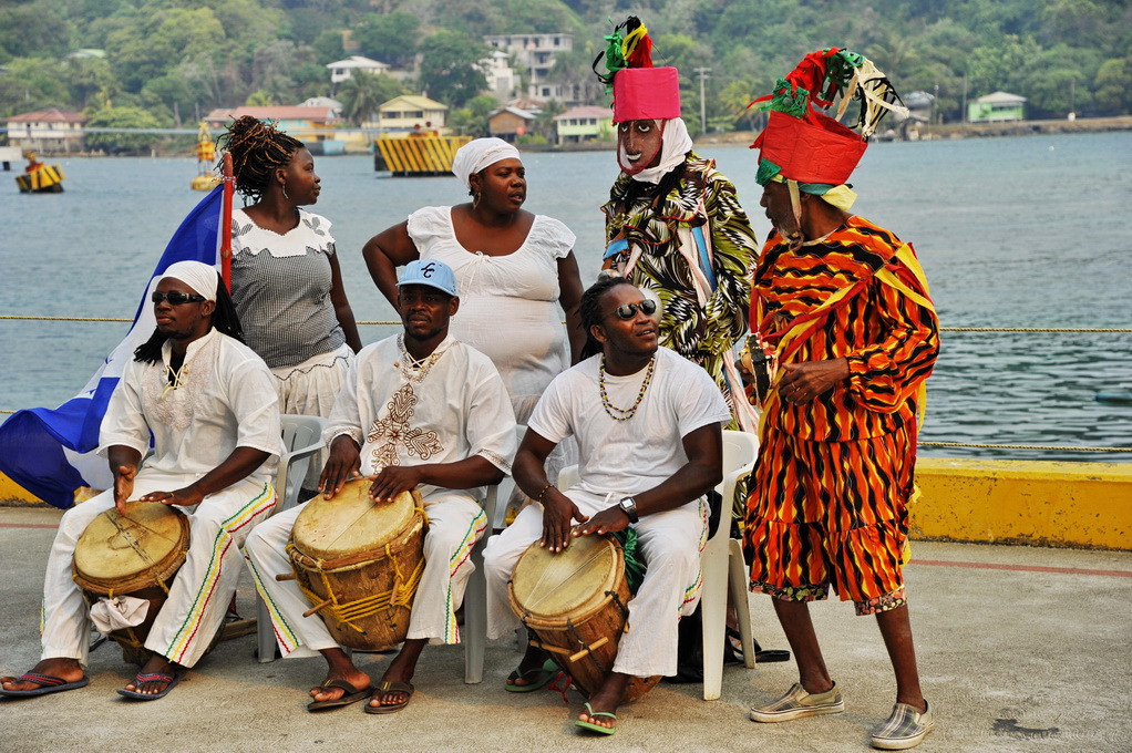 Traveling Wayne's World: Day 4: Roatan, Honduras