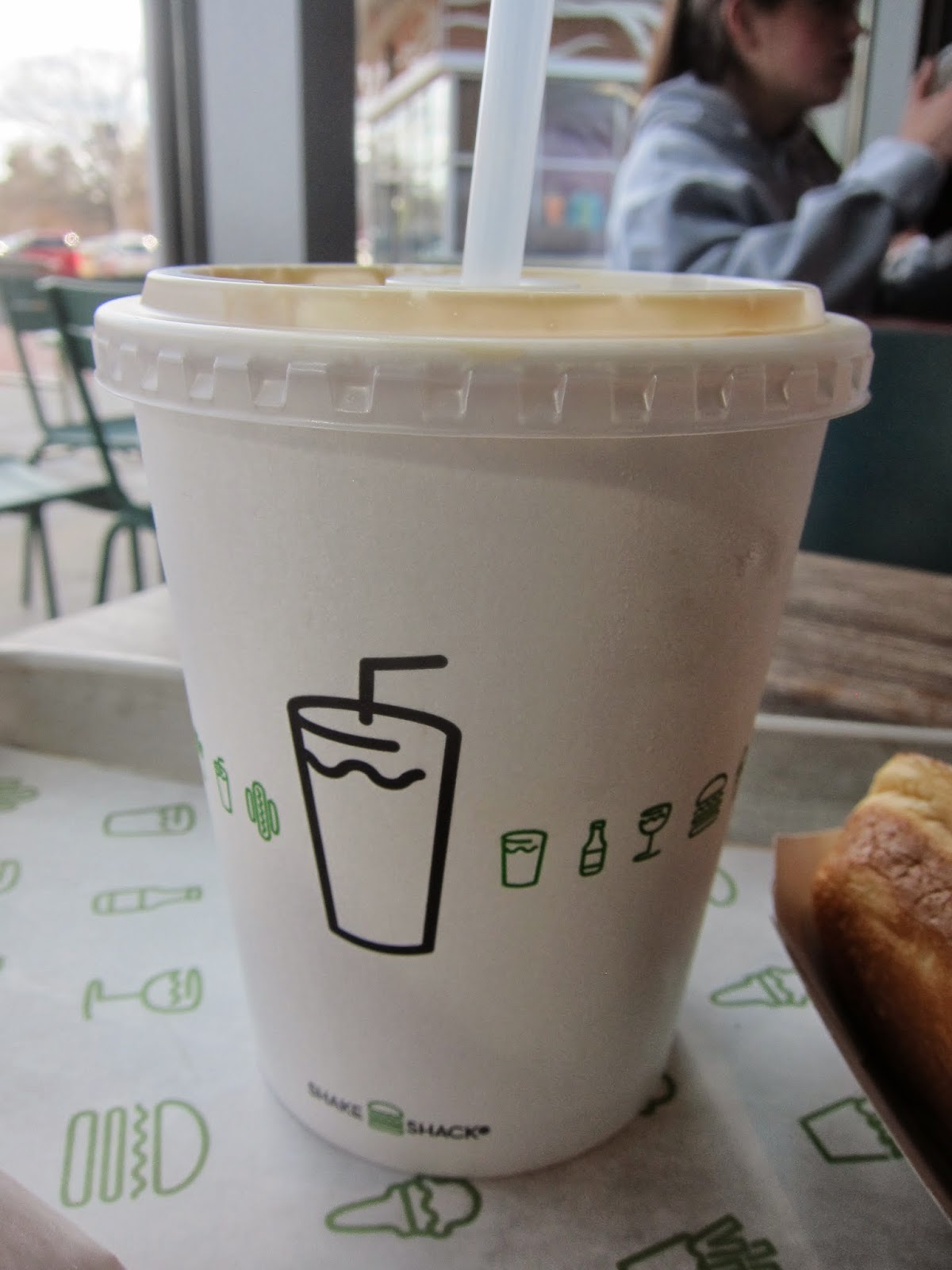 Mami-Eggroll: Shake Shack and Showcase SuperLux in Chestnut Hill