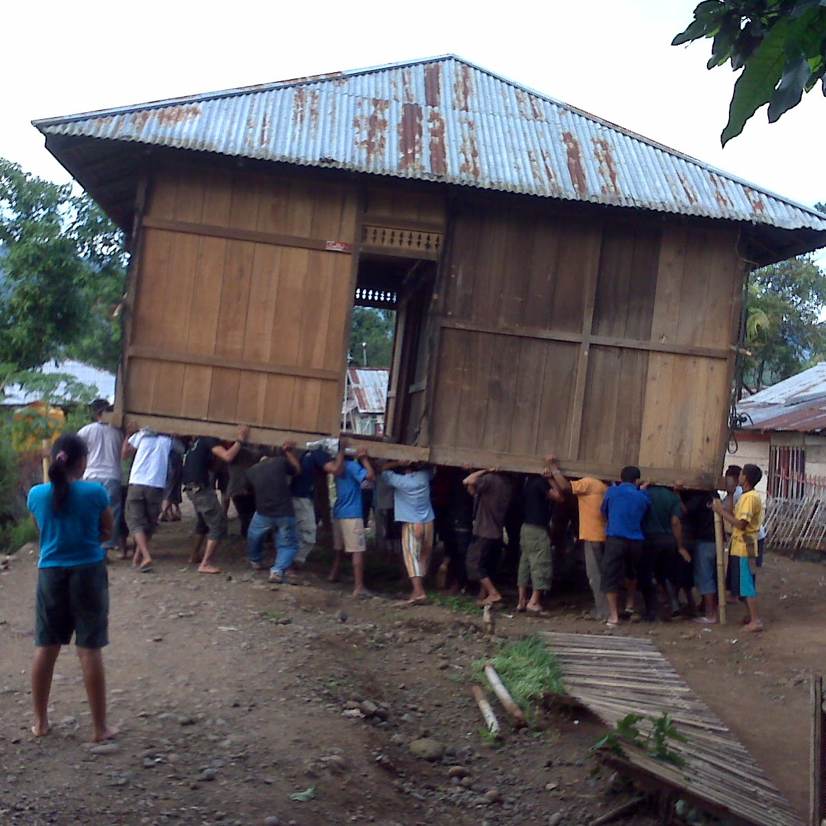 Rumah Panggung: Rumah Adat di Pulau Saibus