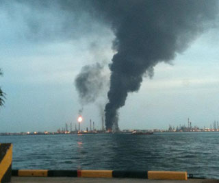 wildsingapore news: Fire at Shell refinery on Pulau Bukom