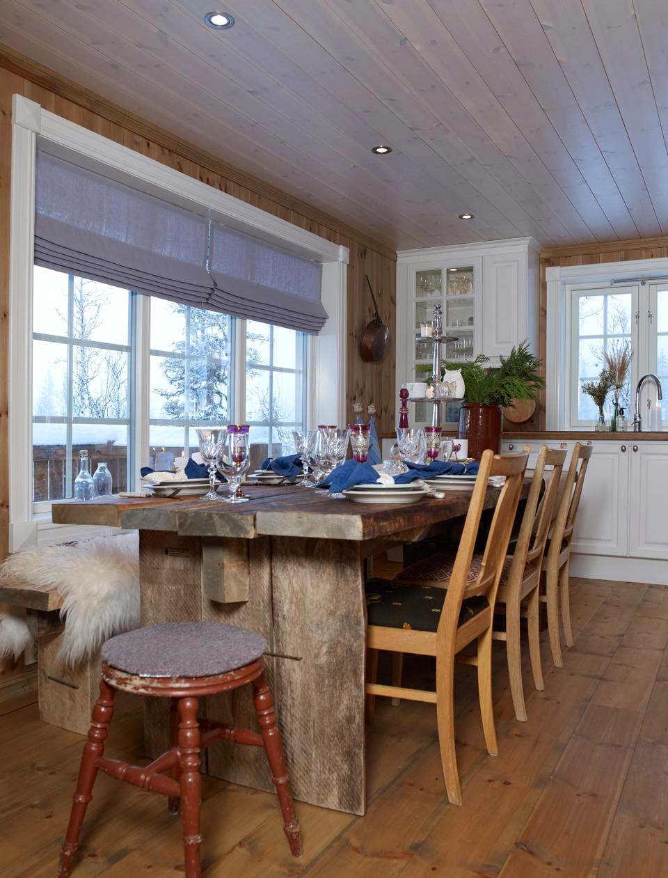 ROM FOR DEG: Ny fjellhytte i koselig rustikk stil