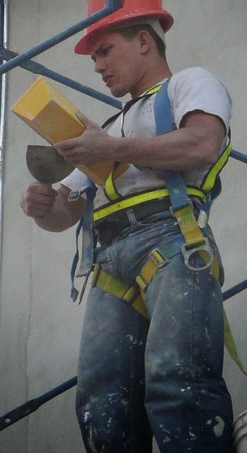 BULTOS-ADICTOS: OBREROS