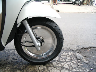 Doctor Matic Klinik Spesialis Motor Matic: Modifikasi Scoopy Baby Bobber