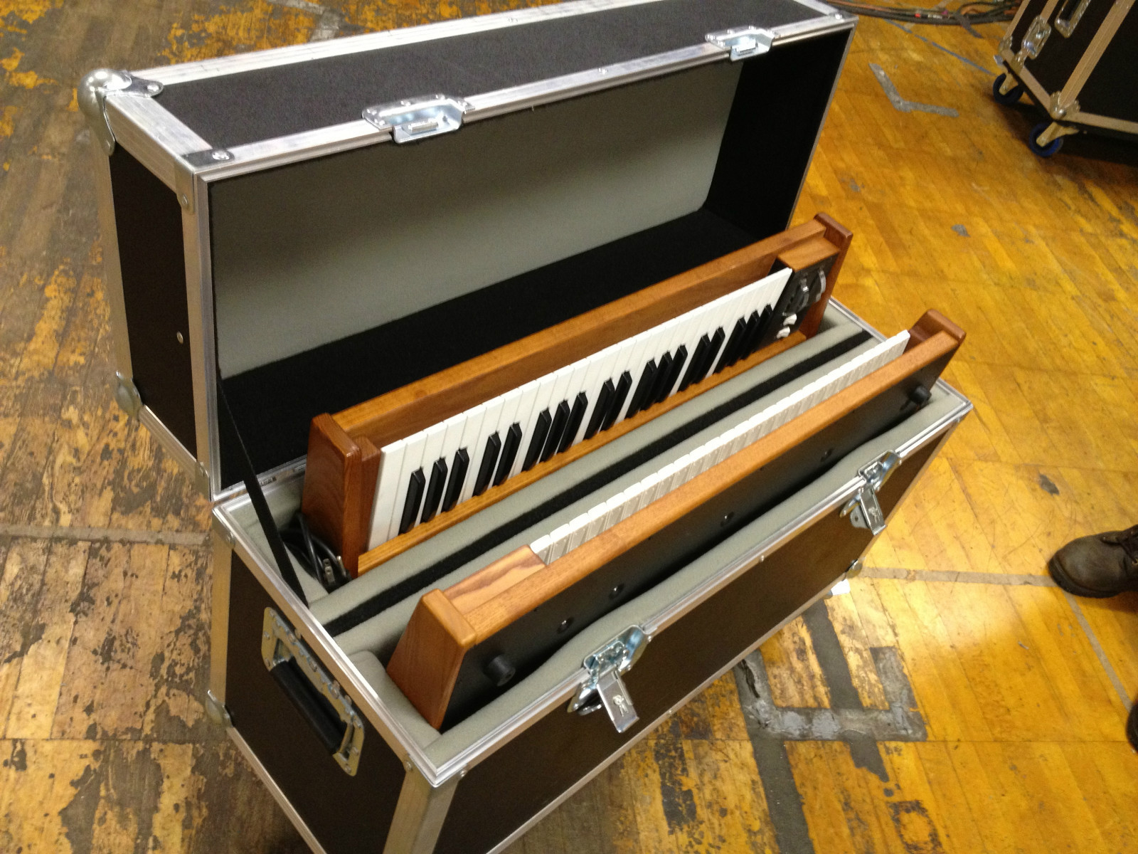 MATRIXSYNTH: Two Moog Voyagers in One Flight Case
