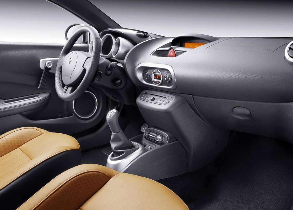 Luxurious Sports Car: Renault Wind Wallpaper:
