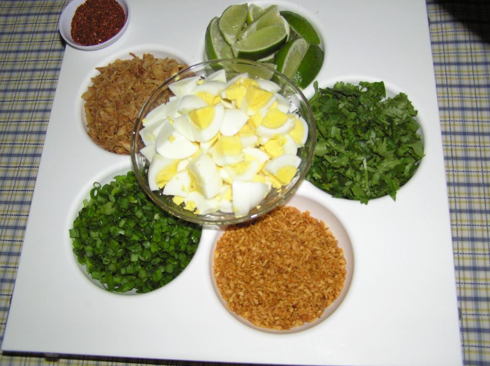 Chumkie's Kitchen : Mohinga - Burmese Fish Noodle Soup