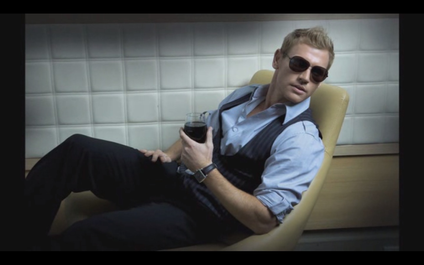 Making of Gods of Football Calendar 2009 - Michael Osborne 🎥 - Desnudos en películas