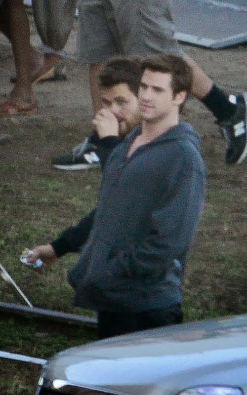 [Actualizado] Nuevas fotos de Liam Hemsworth en el set de "Sinsajo" en ...