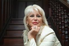 Intercultural del Valles fem pais: Rosa Collelldevall "La dama blanca"