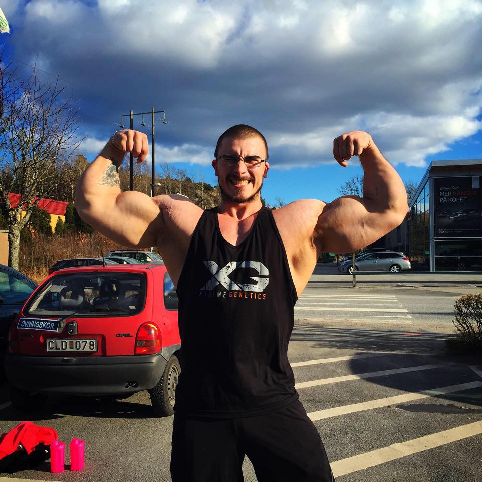 Muscle Lover: Swedish male model and bodybuilder Pete Lind