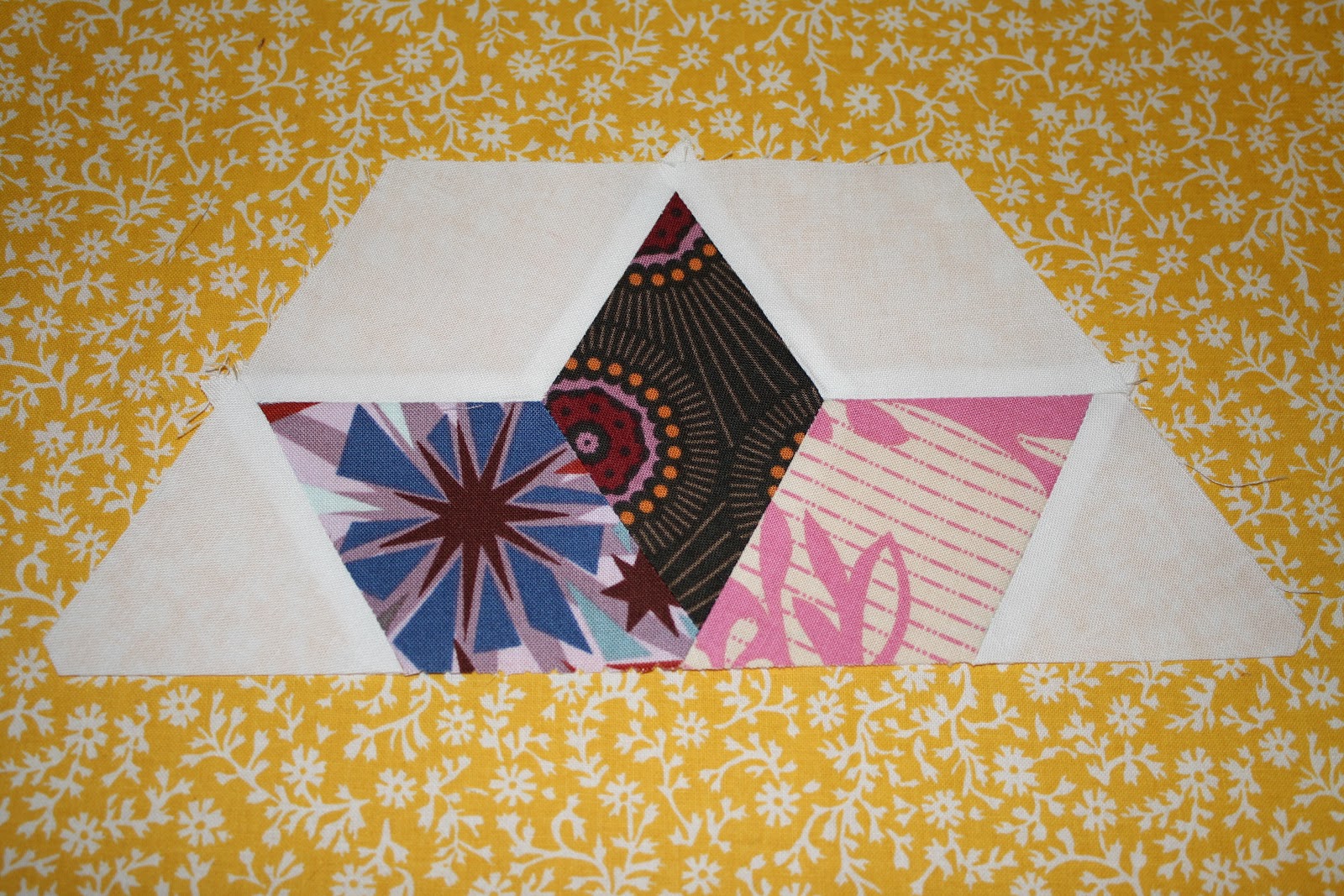 Holly and Olive: Hexy Stars Tutorial: Part 2 - Forming the "Hexi-Stars"