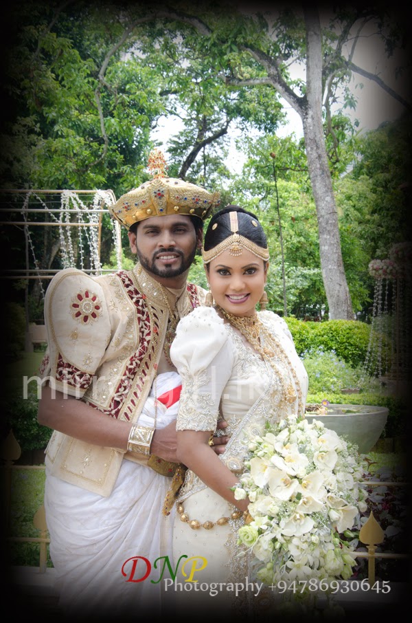 Srilankan famous Actress Gayesha perera Wedding Photos