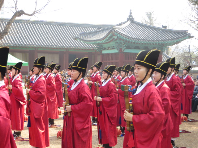 EthnoScopes : Tracks of an Anthropologist: Seokjeon Daeje at Munmyo Shrine