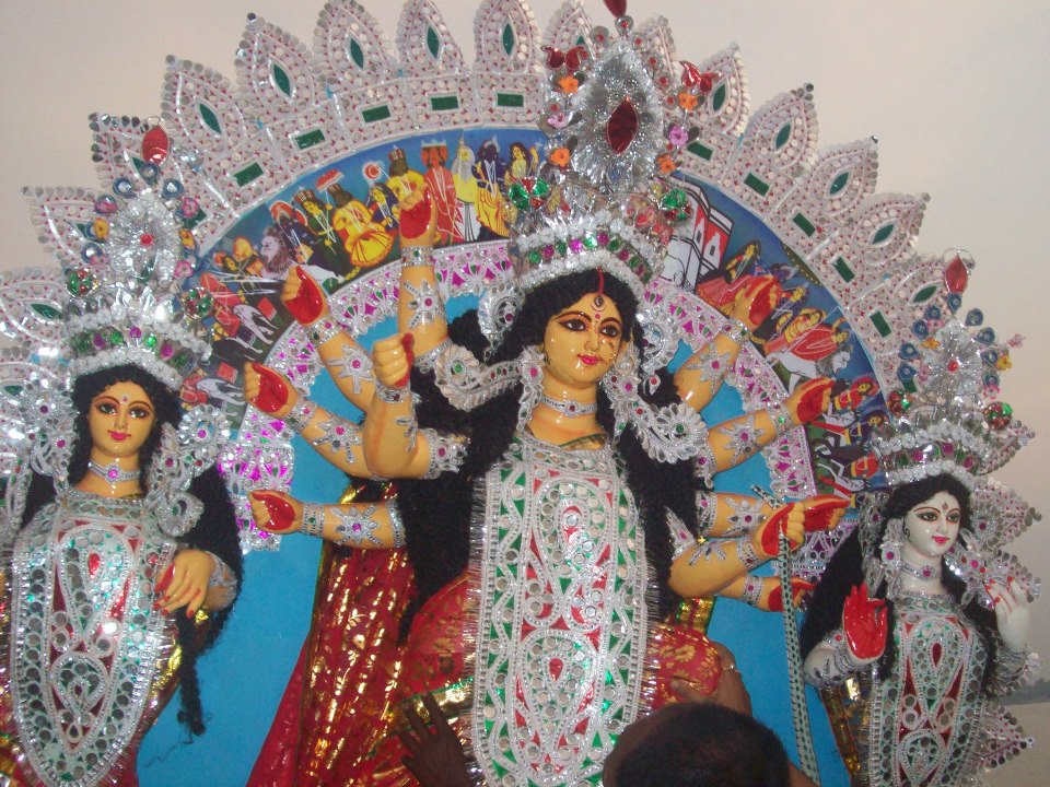 Hindu Station: Photos of Durga Puja