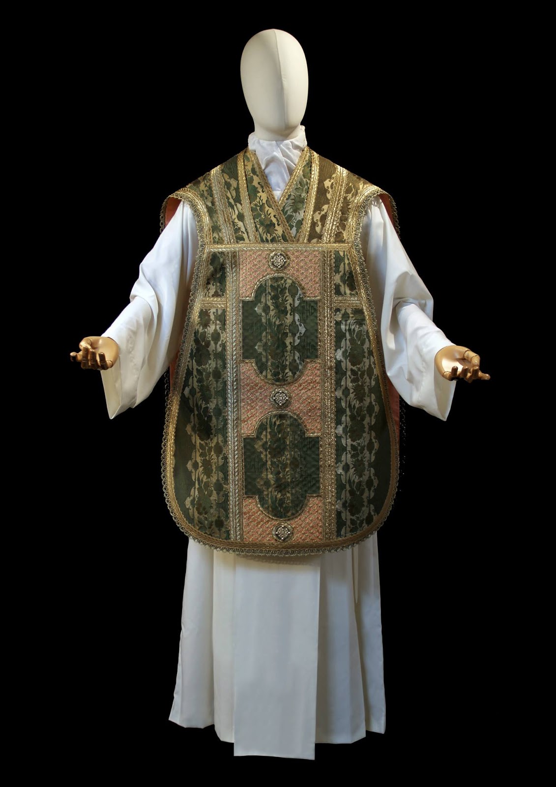 Medieval and Baroque Inspired Vestments from Atelier LAVS ~ Liturgical ...