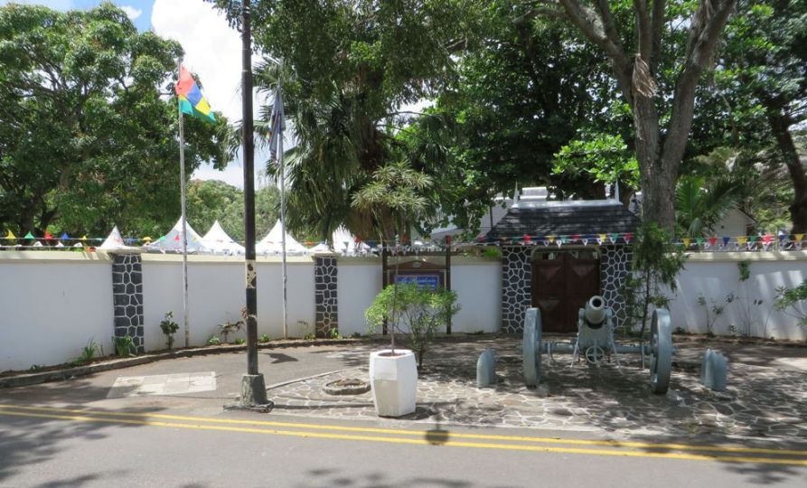 Rodrigues via Mauritius: Sur la route de l'Autonomie....13 Jahre ...