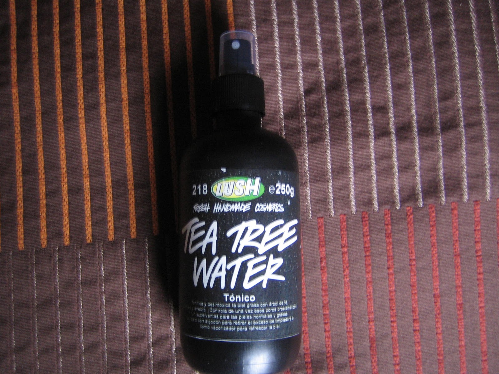 NECESER DE COLORES: LUSH (Tea Tree Water)
