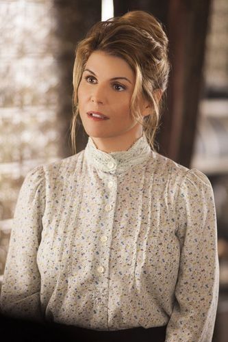 Amongst Spring Blossoms: ~When Calls the Heart: A review~