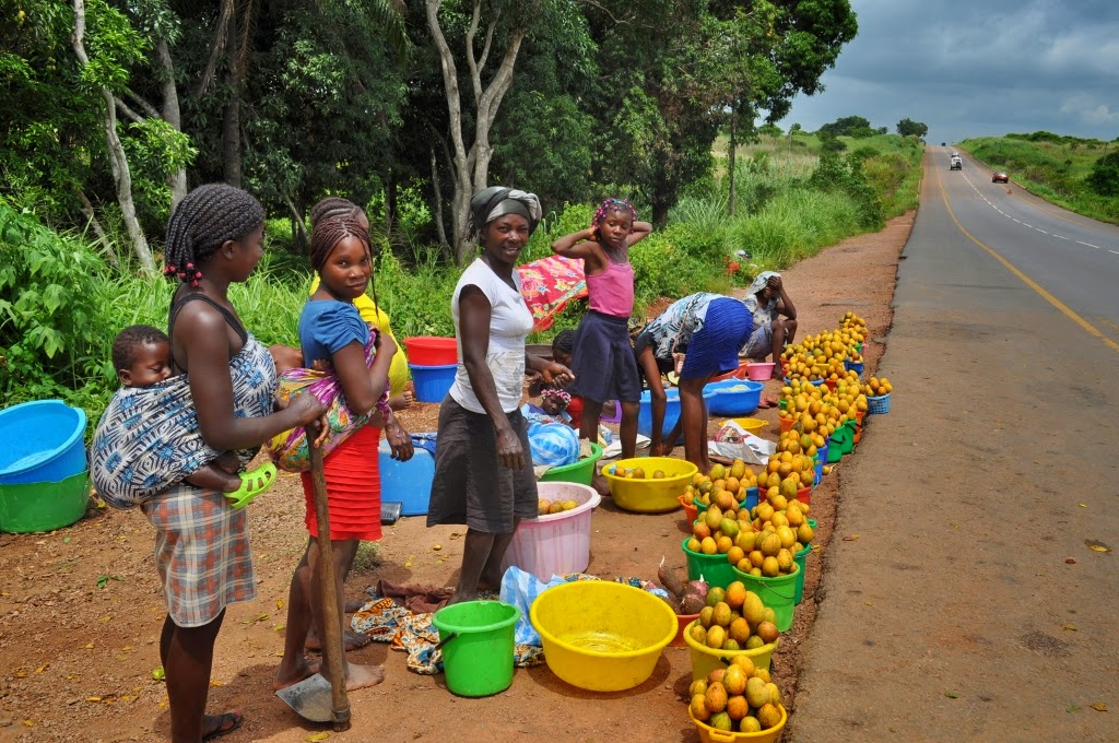 Malange: a bruma que troveja e a pegada da rainha - O Berço do Mundo