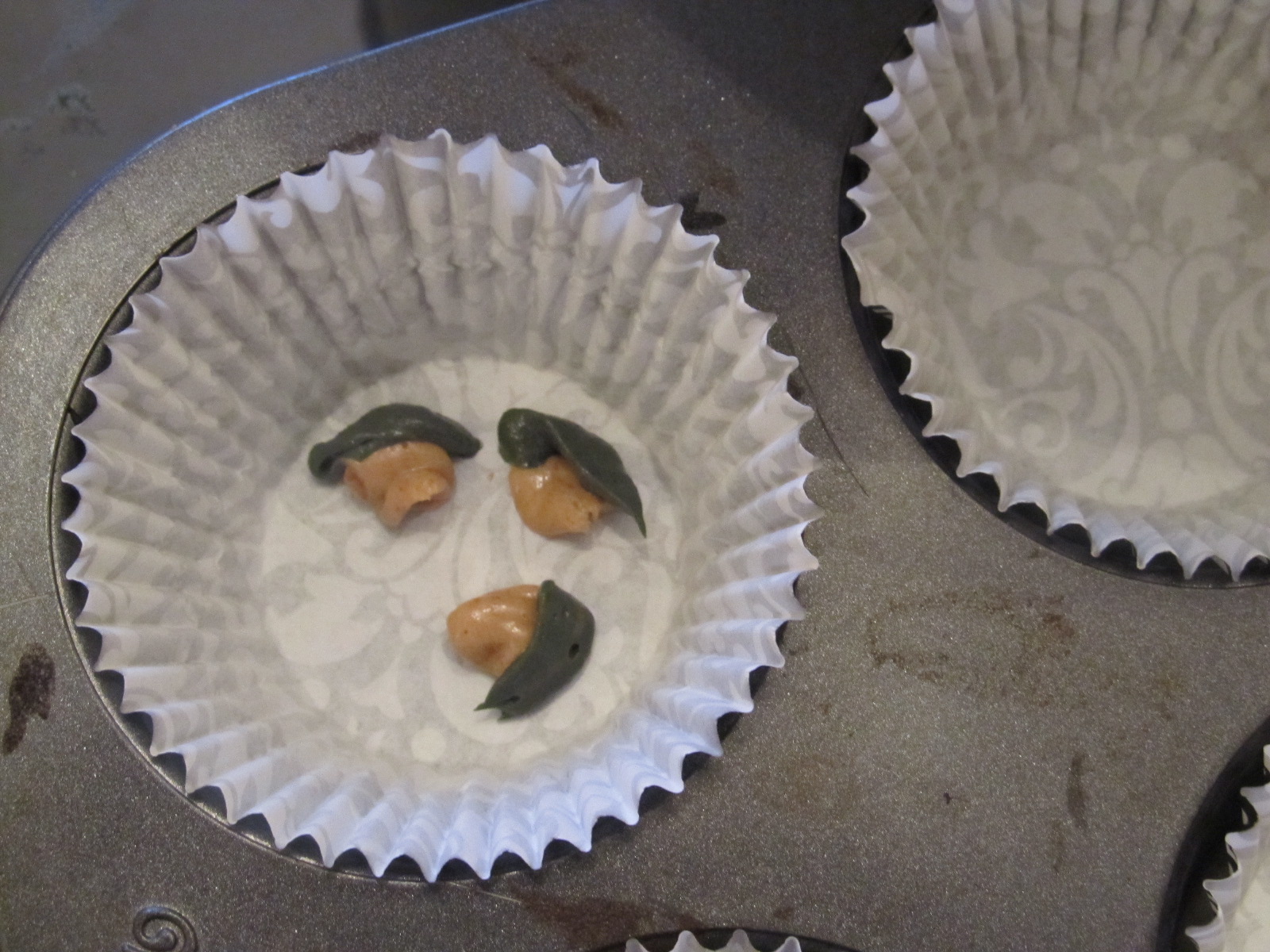 Artese's, LLC: Leopard Print Inside Cake Tutorial