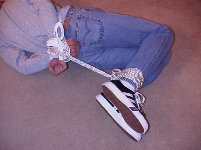 Asicswrestone: JEFF, THE FESTIVE BONDAGE BOY - THE ARRIVAL