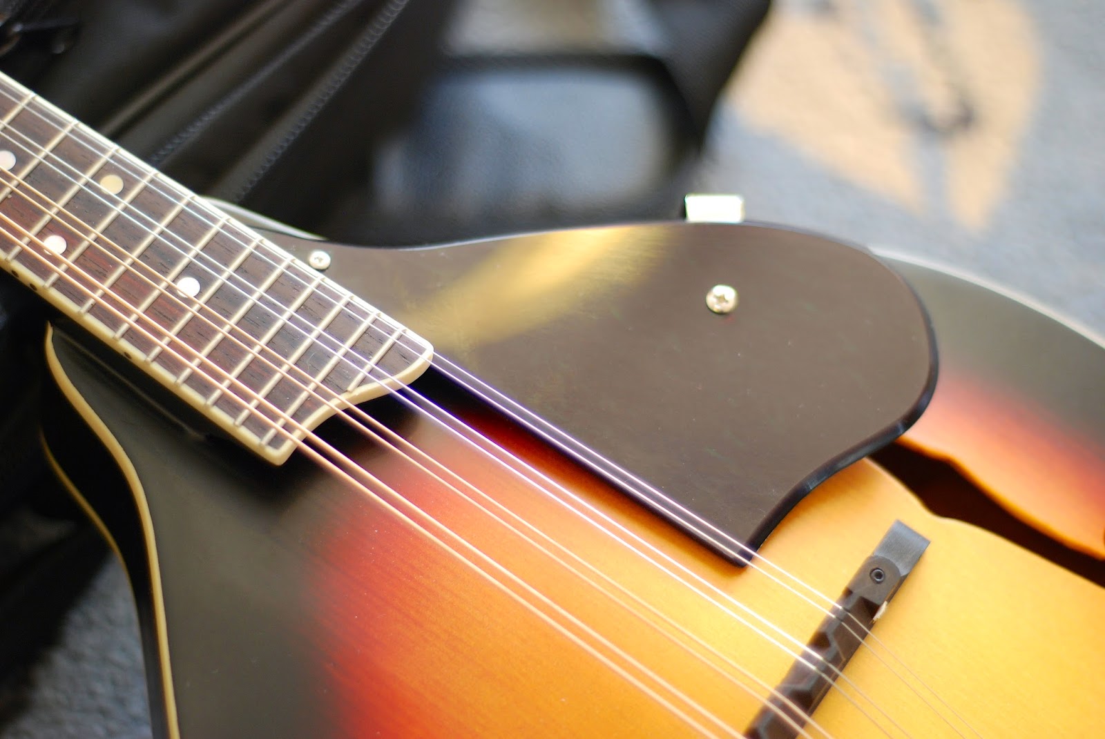 Gretsch New Yorker Deluxe Mandolin.. Hang On That's Not A Ukulele