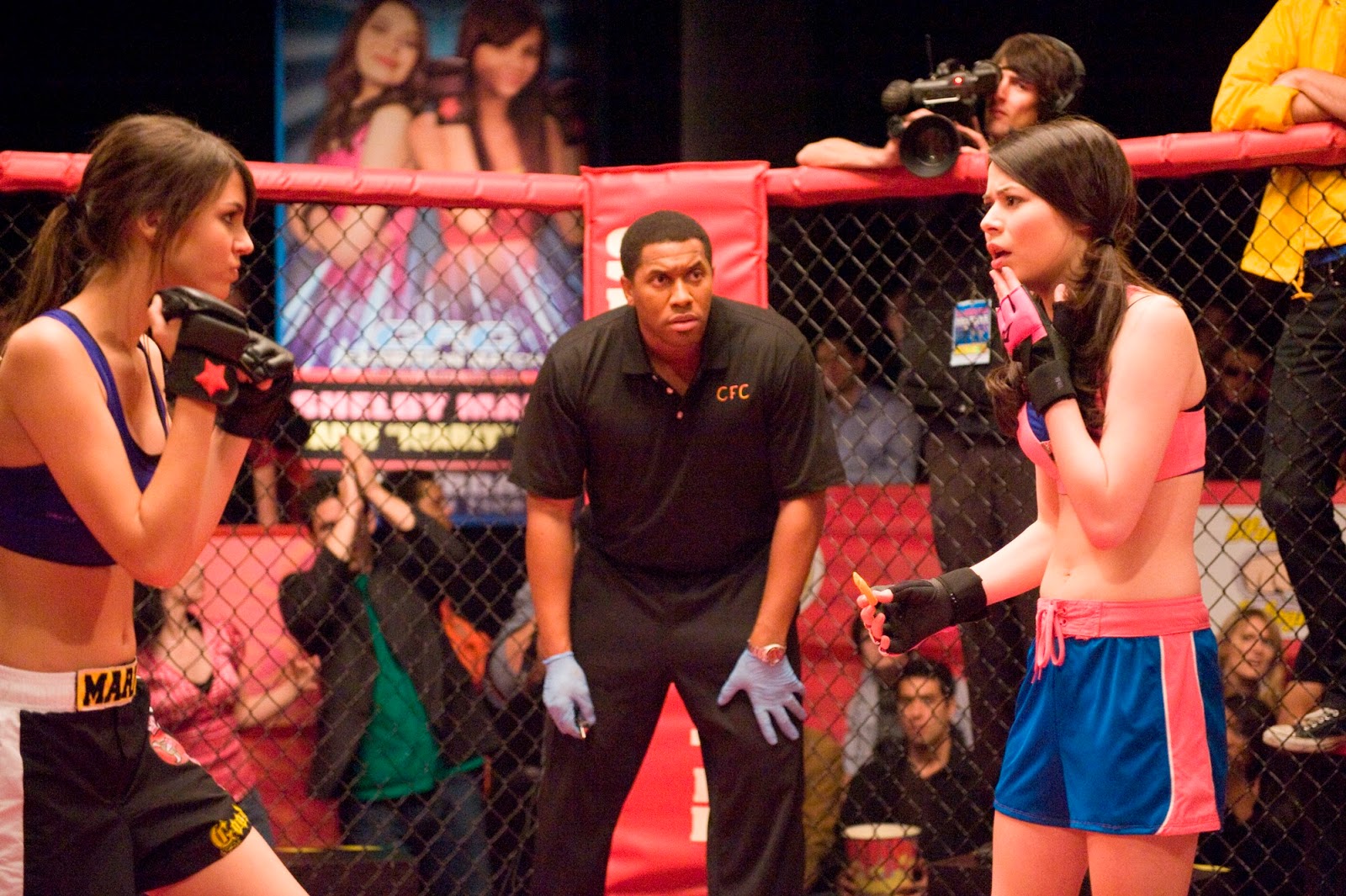 Victoria Justice // Photos On-Set for iCarly 'iFight Shelby Marx ...