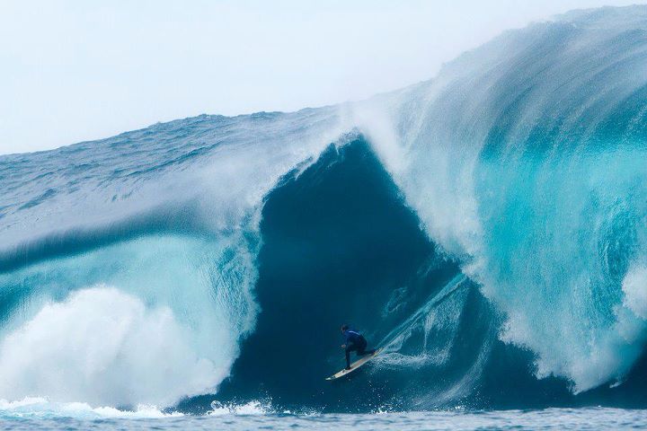 SurfOnLine: Mark Mathews, The Right