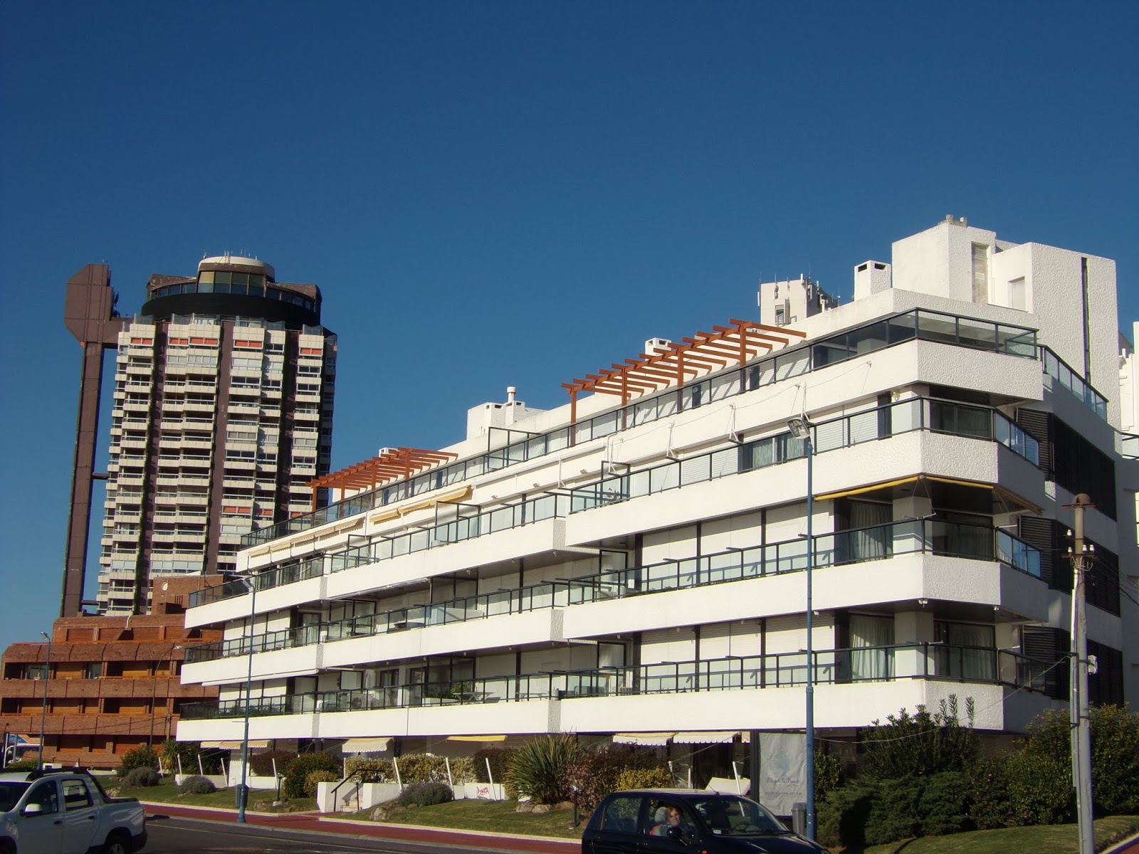 historias con pueblos: CALLES Y EDIFICIOS DE PUNTA DEL ESTE URUGUAY