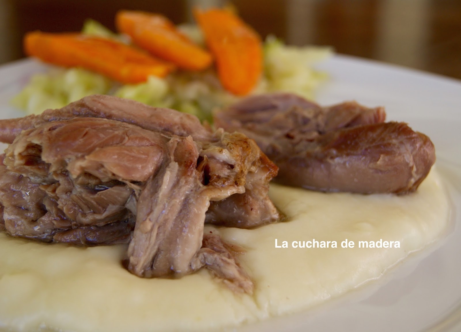 LA CUCHARA DE MADERA: CODILLO AL ESTILO ALEMAN