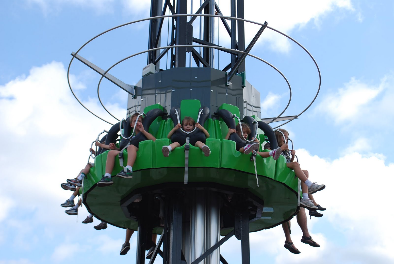 Two Kids Plus Trips!!: We LOVE Six Flags