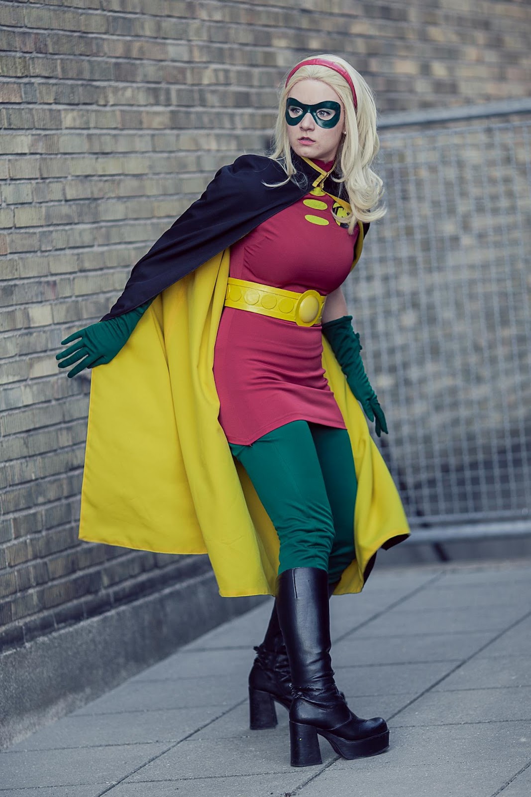 Geek Group Network: [Cosplay] Lady Robin (Stephanie Brown)