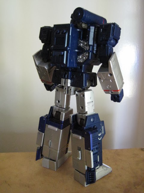 ChCse's blog: Toy Review: Transformers Masterpiece Soundwave w ...