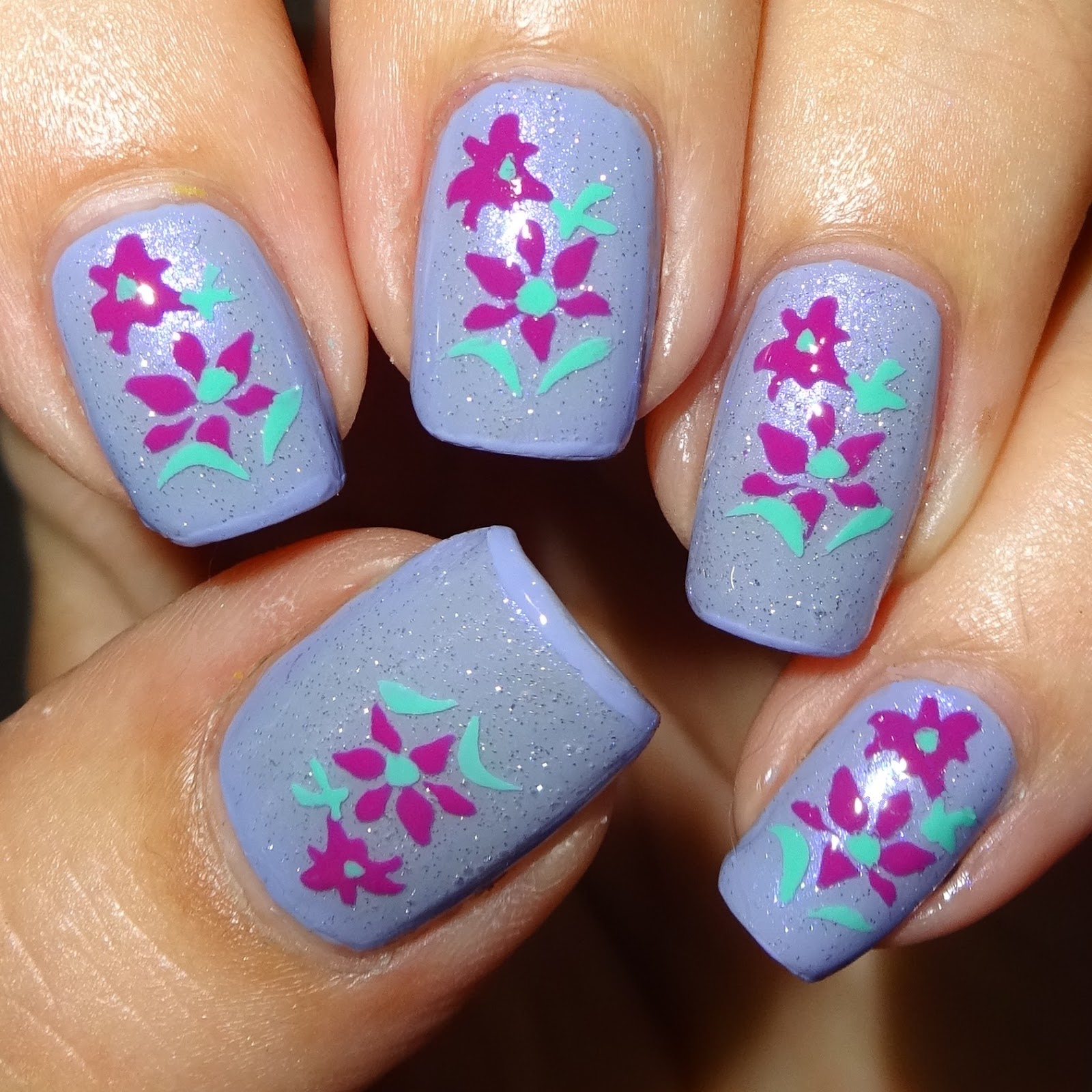 Wendy's Delights: smART Nails Stencils - Royal Lily - P202
