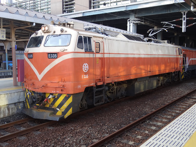 Blair's 鐵道攝影: E335電力機車 / TRA E335 Electric locomotive